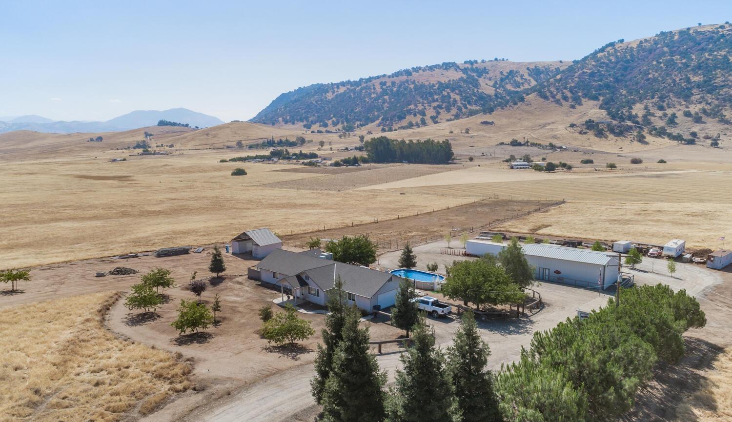 London Properties Sanger Real Estate | 22082 COBBLESTONE